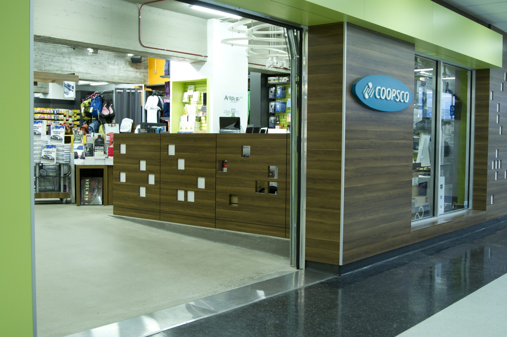 Coopsco Sainte-Foy - Le Poste | UQAR emploi stage